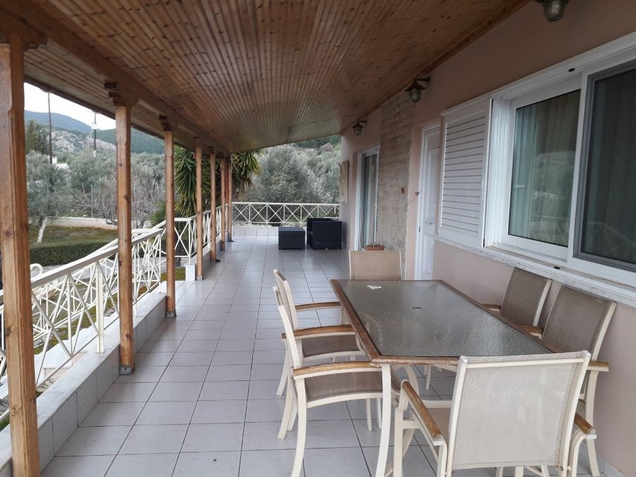 ΒΙΛΛΑ 275 ΤΜ ΣΕ ΟΙΚΟΠΕΔΟ 5800 ΤΜ ΣΤΗΝ ΠΕΡΙΟΧΗ ΠΕΡΑΧΩΡΑ ΛΟΥΤΡΑΚΙΟΥ