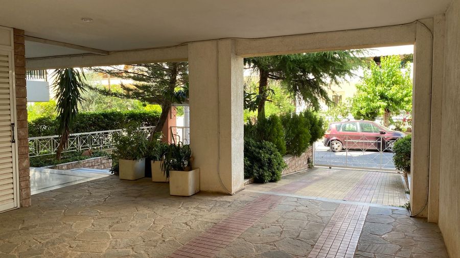 ΟΡΟΦΟΔΙΑΜΕΡΙΣΜΑ ΣΤΗΝ ΑΝΩ ΓΛΥΦΑΔΑ ΜΕ ΑΠΟΚΛΕΙΣΤΙΚΗ ΧΡΗΣΗ ΤΑΡΑΤΣΑΣ