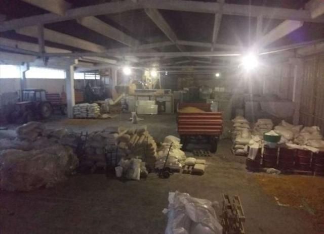 Warehouse for rent, 1377sqm, 3,900€ - Surcin | Indomio.rs