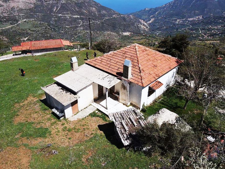 ΜΟΝΟΚΑΤΟΙΚΙΑ ΙΣΟΓΕΙΑ ΕΠΙΦΑΝΕΙΑΣ 87 Τ.Μ. ΜΕ ΟΙΚΟΠΕΔΟ 700 Τ.Μ.
