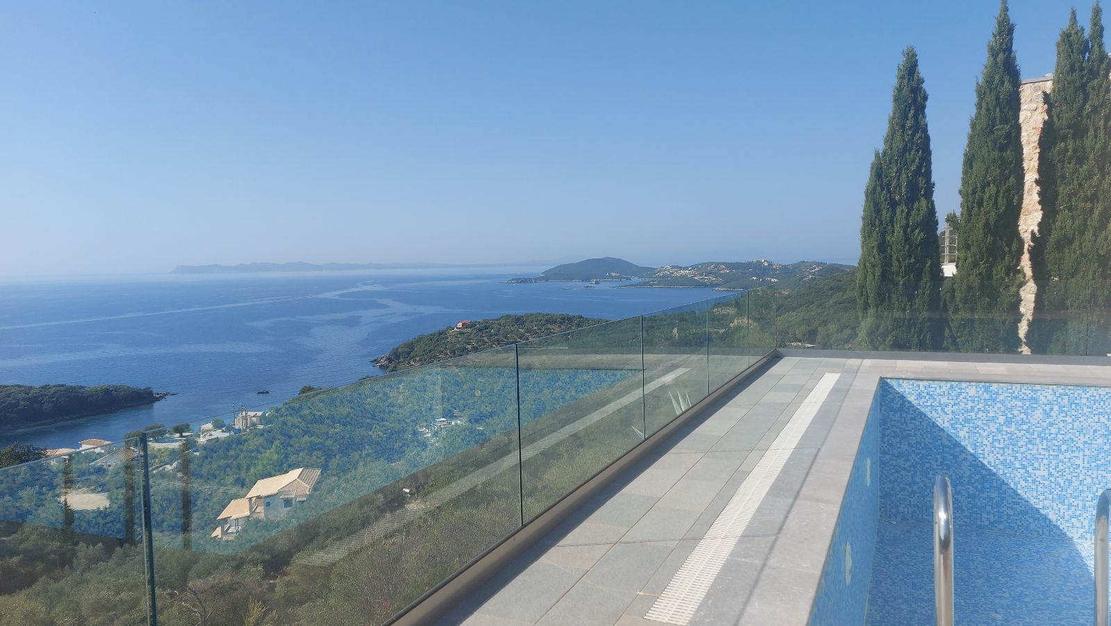 ΠΟΛΥΤΕΛΗΣ ΒΙΛΑ 130 ΤΜ ΣΥΒΟΤΑ