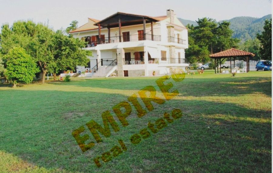 πρωτη στη θαλασσα διωροφη κατοικια 400μ2, οικοπεδο 4000μ2
