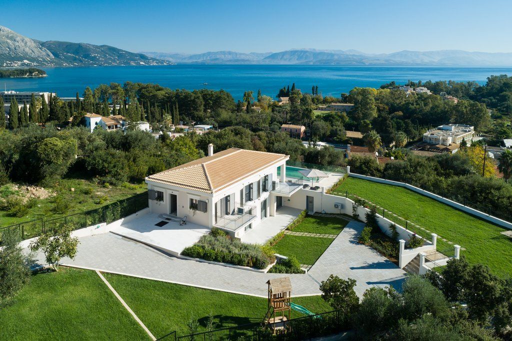 Βίλα για αγορά, 220τ.μ., 2.100.000€ - Φαίακες | Spiti24