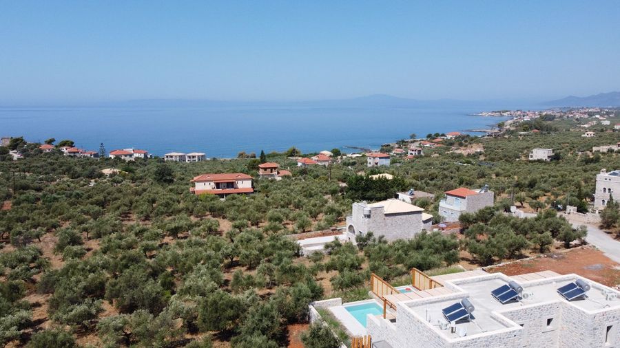 1.210τ.μ. με θέα στη θάλασσα μόλις 415 από την θάλασσα στο χωριο Κοτρώνι.
