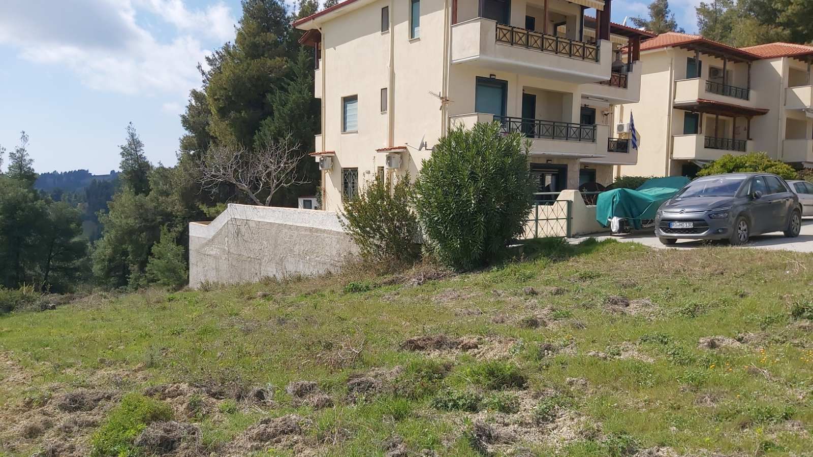 Οικόπεδο προς πώληση Παλιούρι (Παλλήνη) - ΑΜΦΙΘΕΑΤΡΙΚΟ