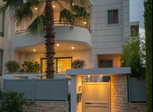 Πώληση, Μονοκατοικία, 300τ.μ. Γλυφάδα, Γκολφ | 15591711 | Spitogatos