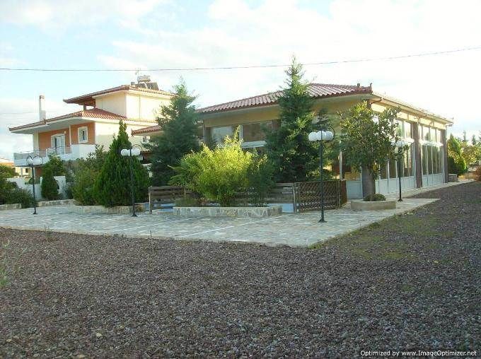 Κτίριο επαγγελματικών χώρων προς πώληση Χαλκίδα